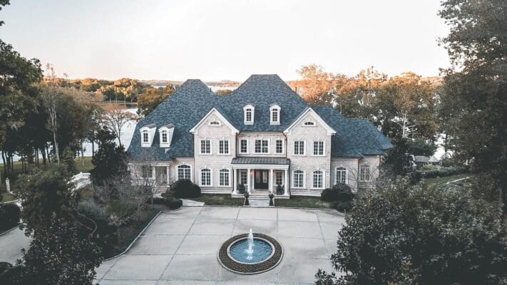 Dit zijn de top 10 celebrity huizen die te koop staan | MANIFY