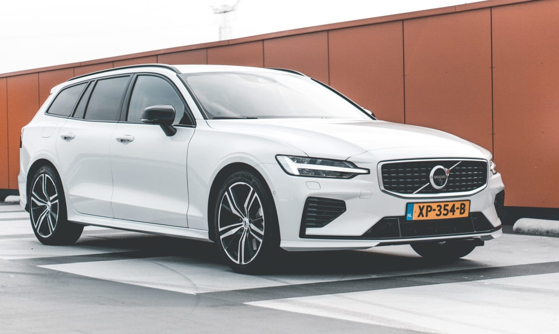 Na het rijden van de Volvo V60 T8 wil je niets anders meer | MANIFY