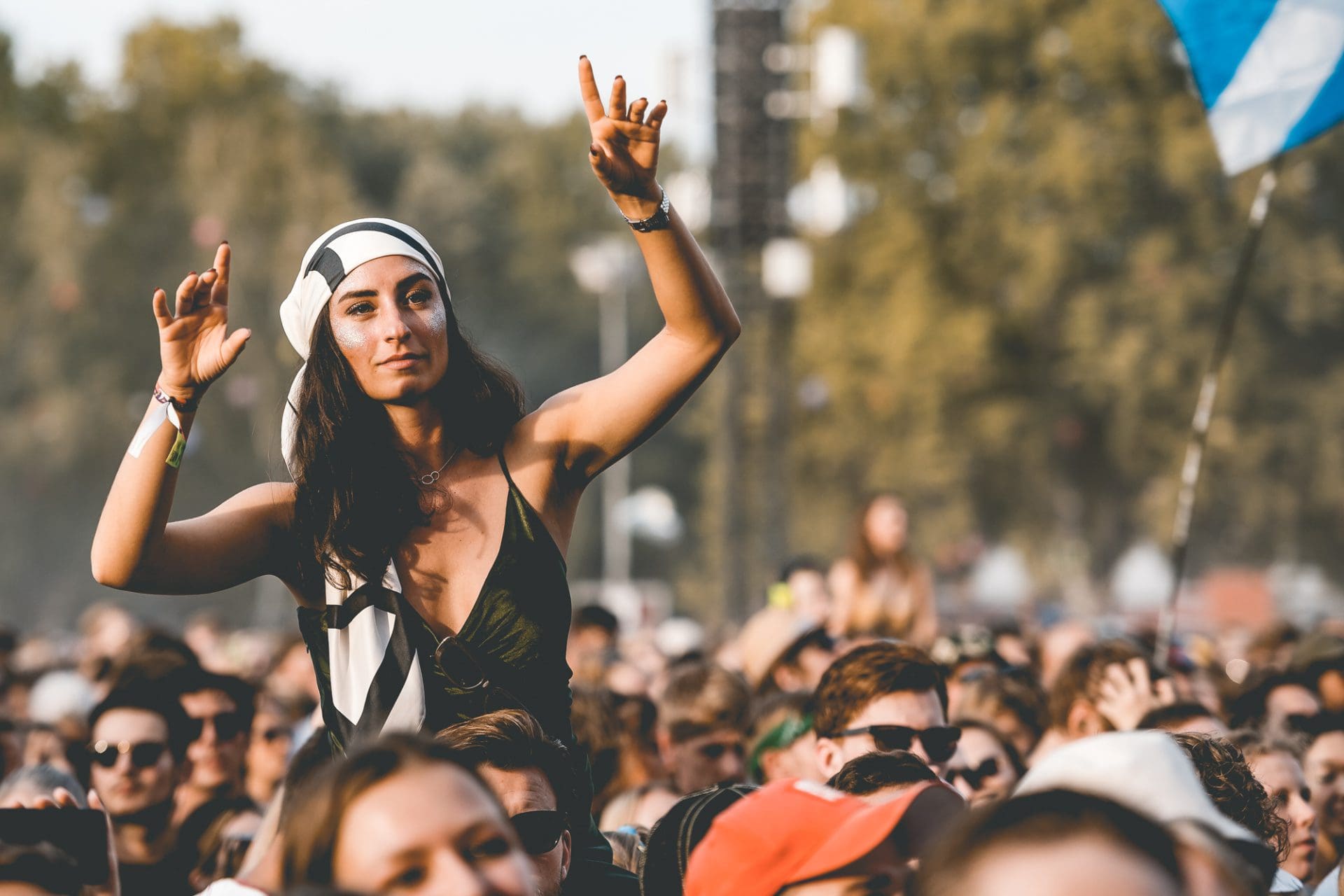 Voor de mooiste vrouwen ga je naar Sziget Festival! | MANIFY