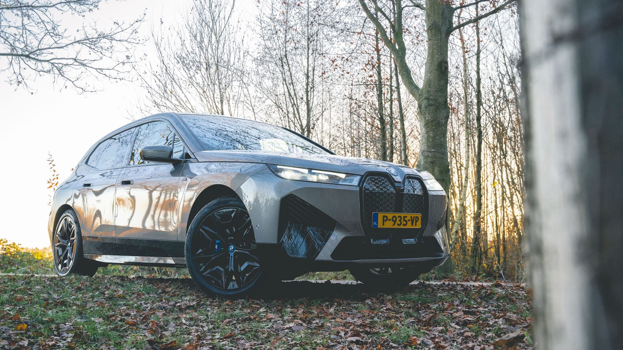 Popcorn op schoot en gaan: de BMW iX M60 getest | MANIFY