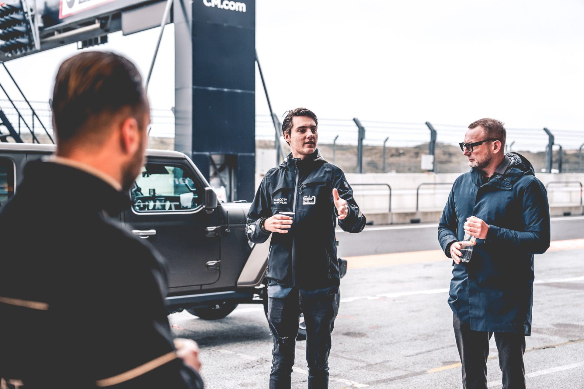 Sam's Garage tilt de Wrangler naar een volledig nieuw niveau | MANIFY