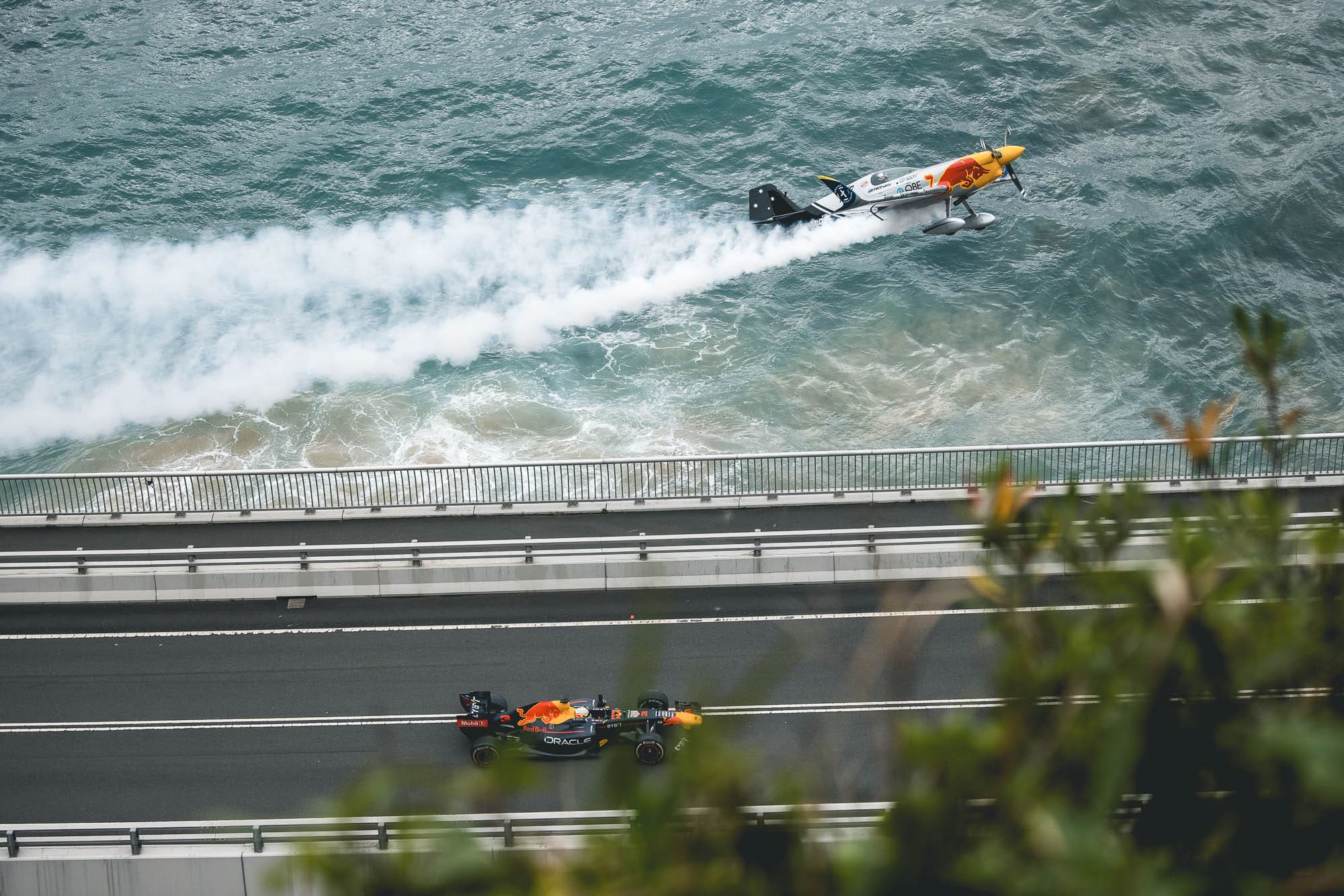 Daniel Ricciardo showt Australië tijdens brute F1-roadtrip | MANIFY