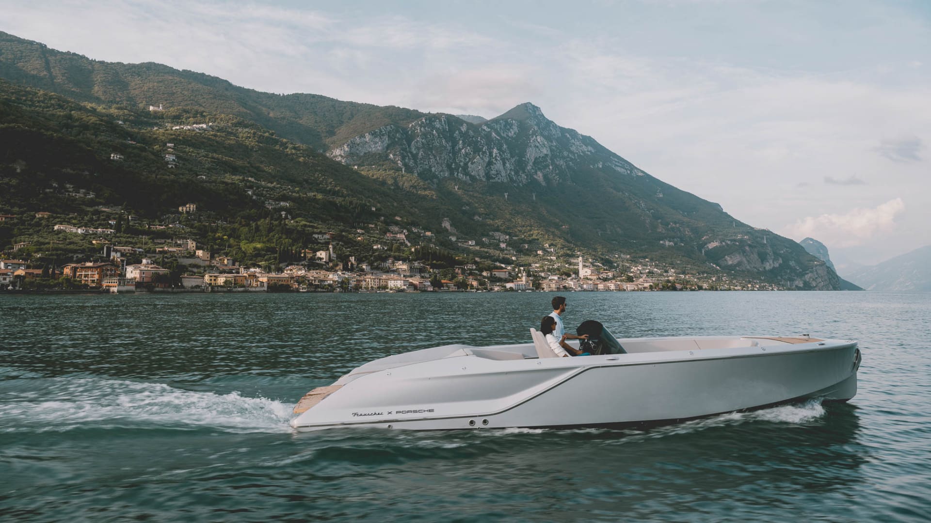 Porsche 850 Fantom Air is een Macan op het water | MANIFY