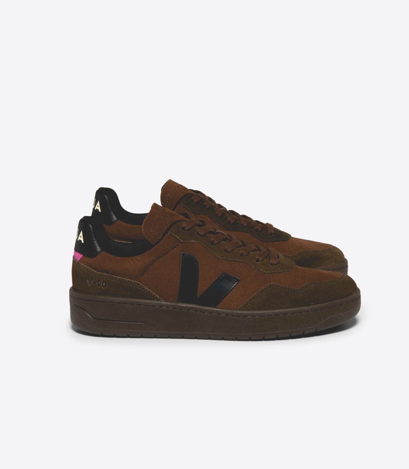 Iconische VEJA-modellen krijgen kleurrijke update in AW24-collectie ...
