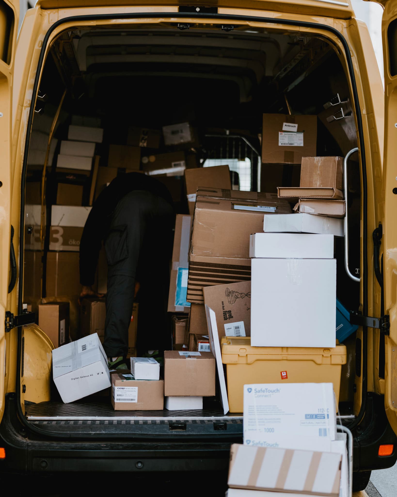 'Uw pakket is bezorgd': 10 bizzare postverhalen | MANIFY